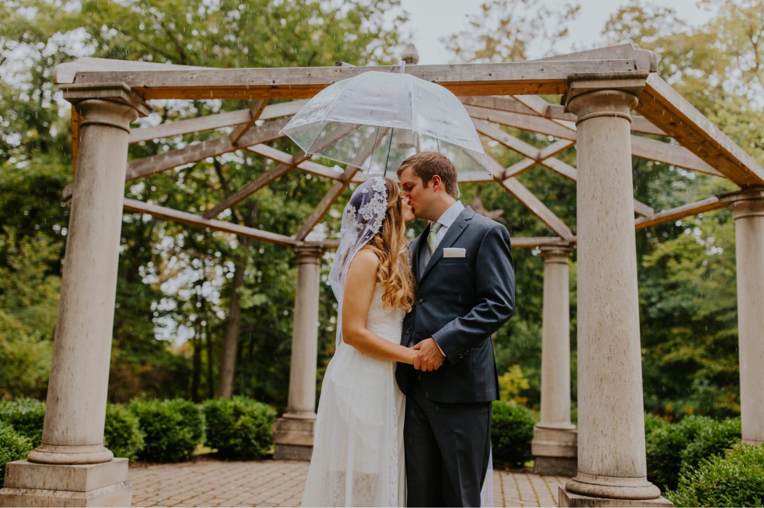 Chicago Redfield Estate Wedding Photos Hanna Walkowaik Photography
