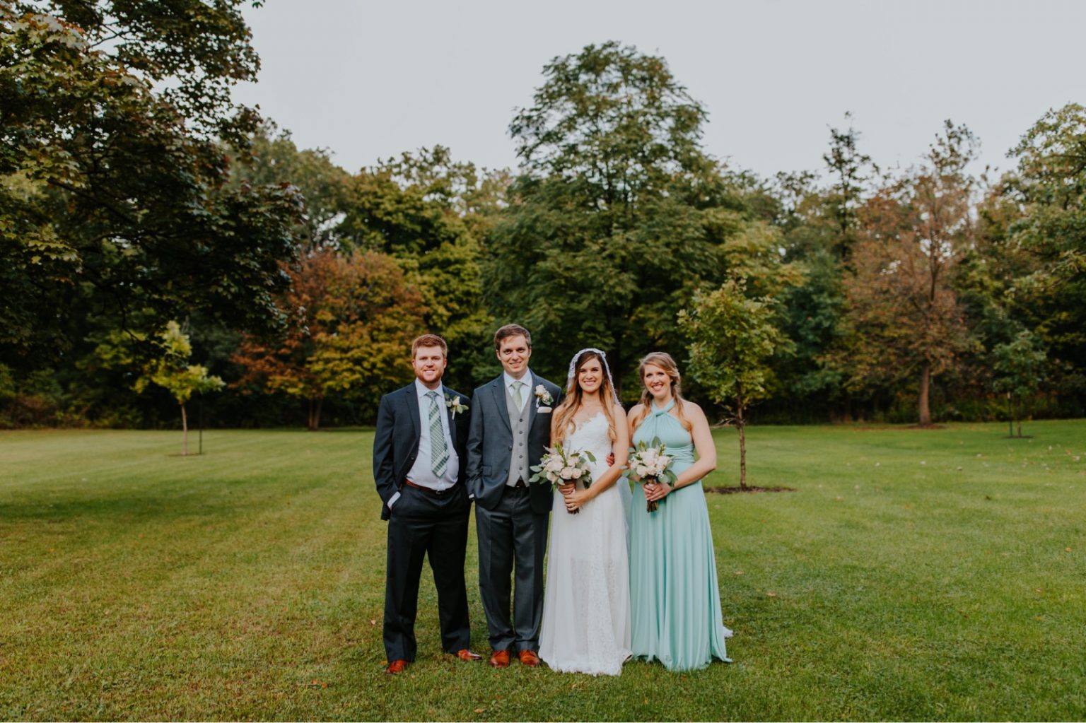 Chicago Redfield Estate Wedding Photos Hanna Walkowaik Photography