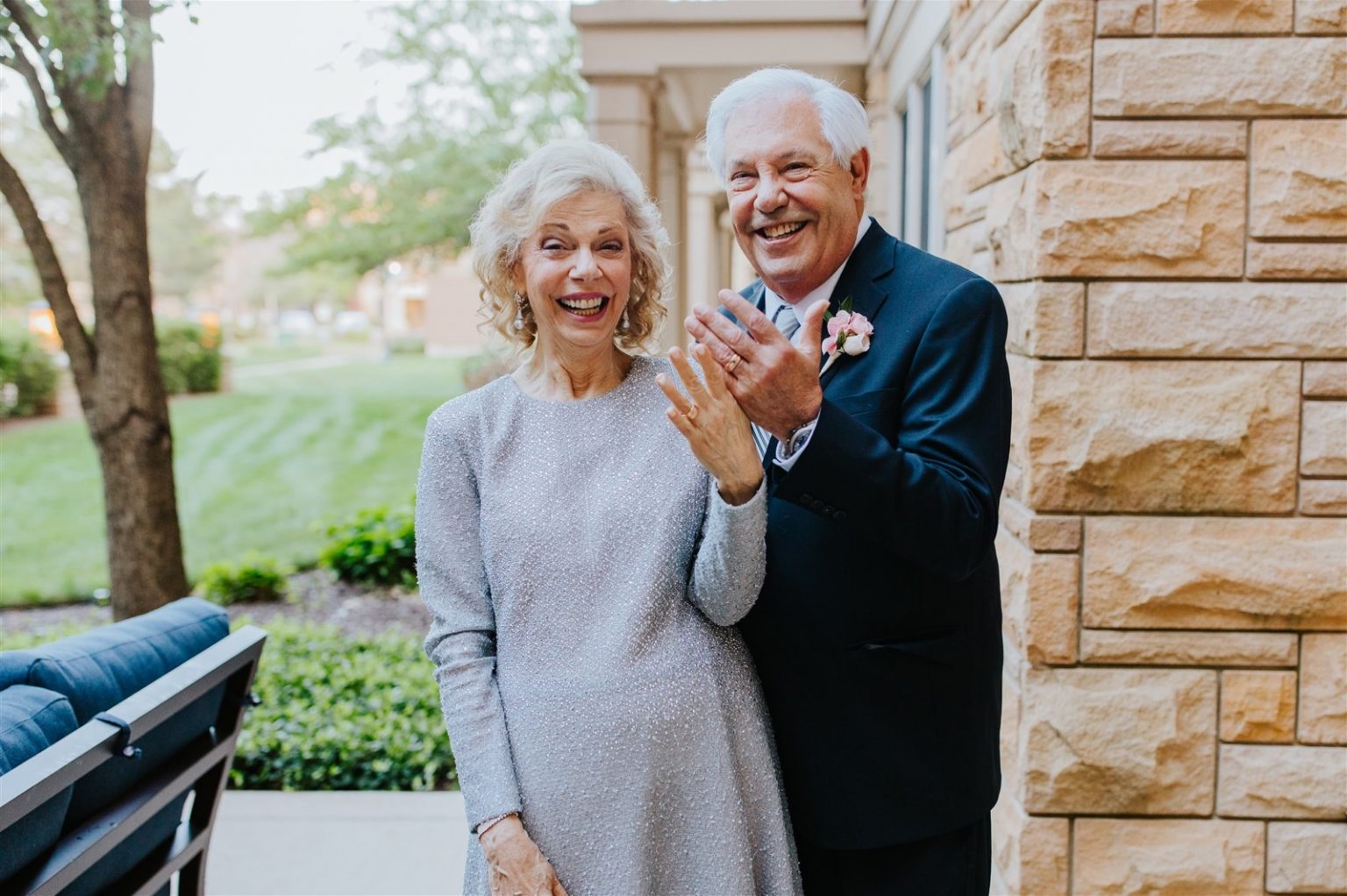 Traditional Jewish Intimate Wedding in Chicago by Hanna Walkowaik